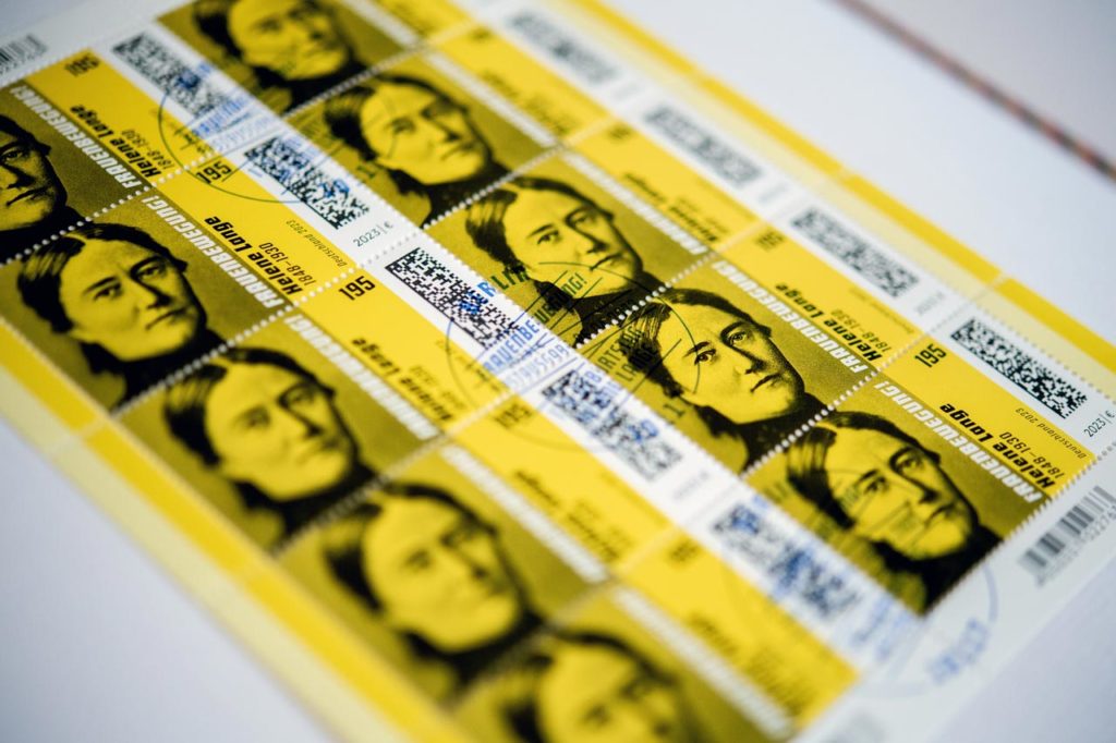 Ab geht die Post – mit Helene Lange als Briefmarke